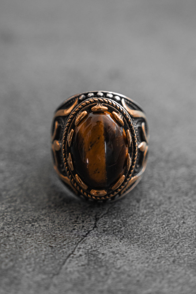 Royal Revenge Ring – Relentless Betrayal